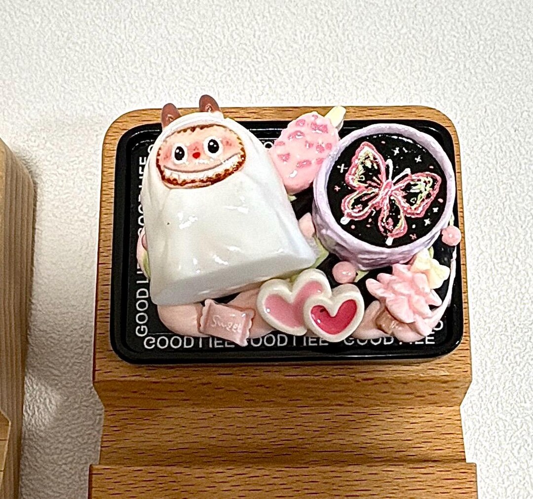 Labubu Phone Stand Keychain Set Personalized Engraving Wooden Phone ...