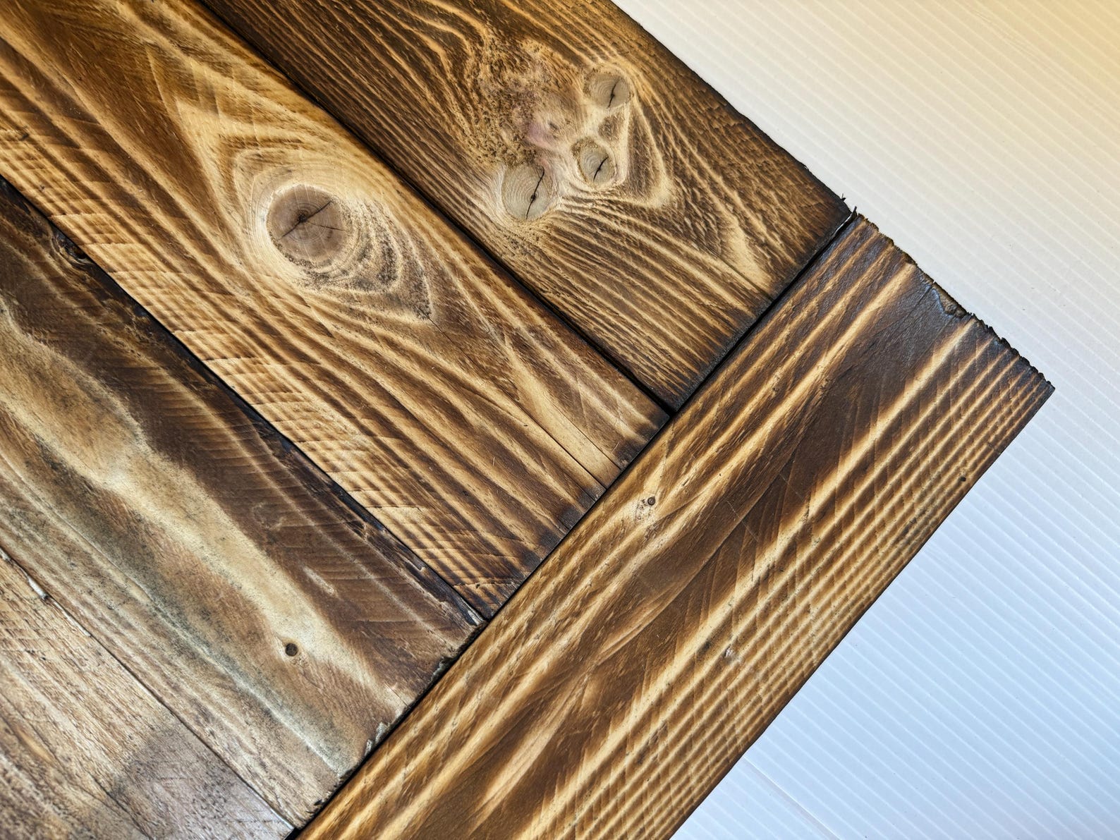 40 X Scorched Wooden Tiles - Rustic Effect - Ideal Herringbone Flooring ...