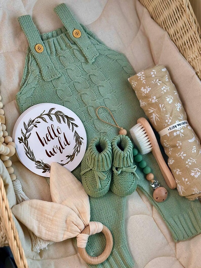 NEW* Baby Gift Box GREEN Nature Gender Neutral Baby Present, Gifr for ...