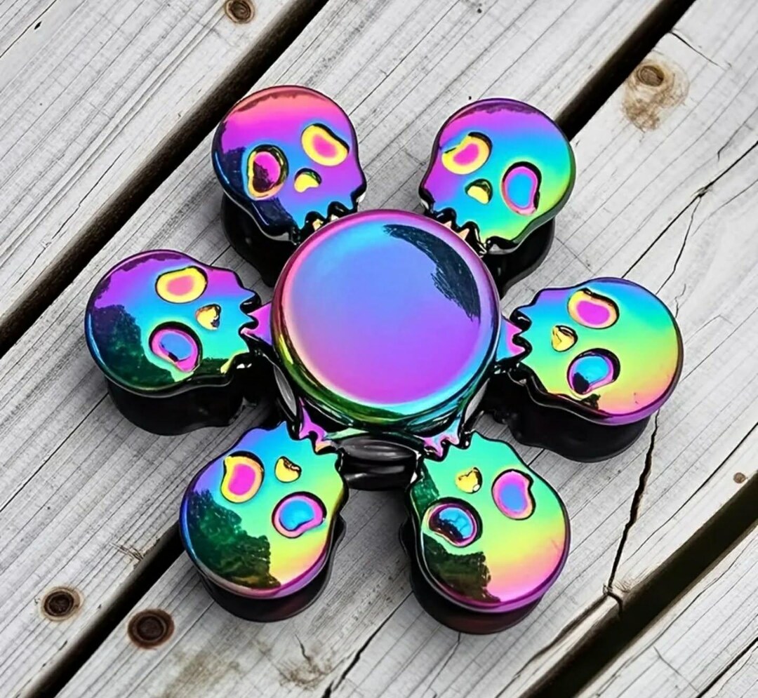 Gothic Iridescent Skull Shaped Metal Fidget Spinner Halloween Toy for ...