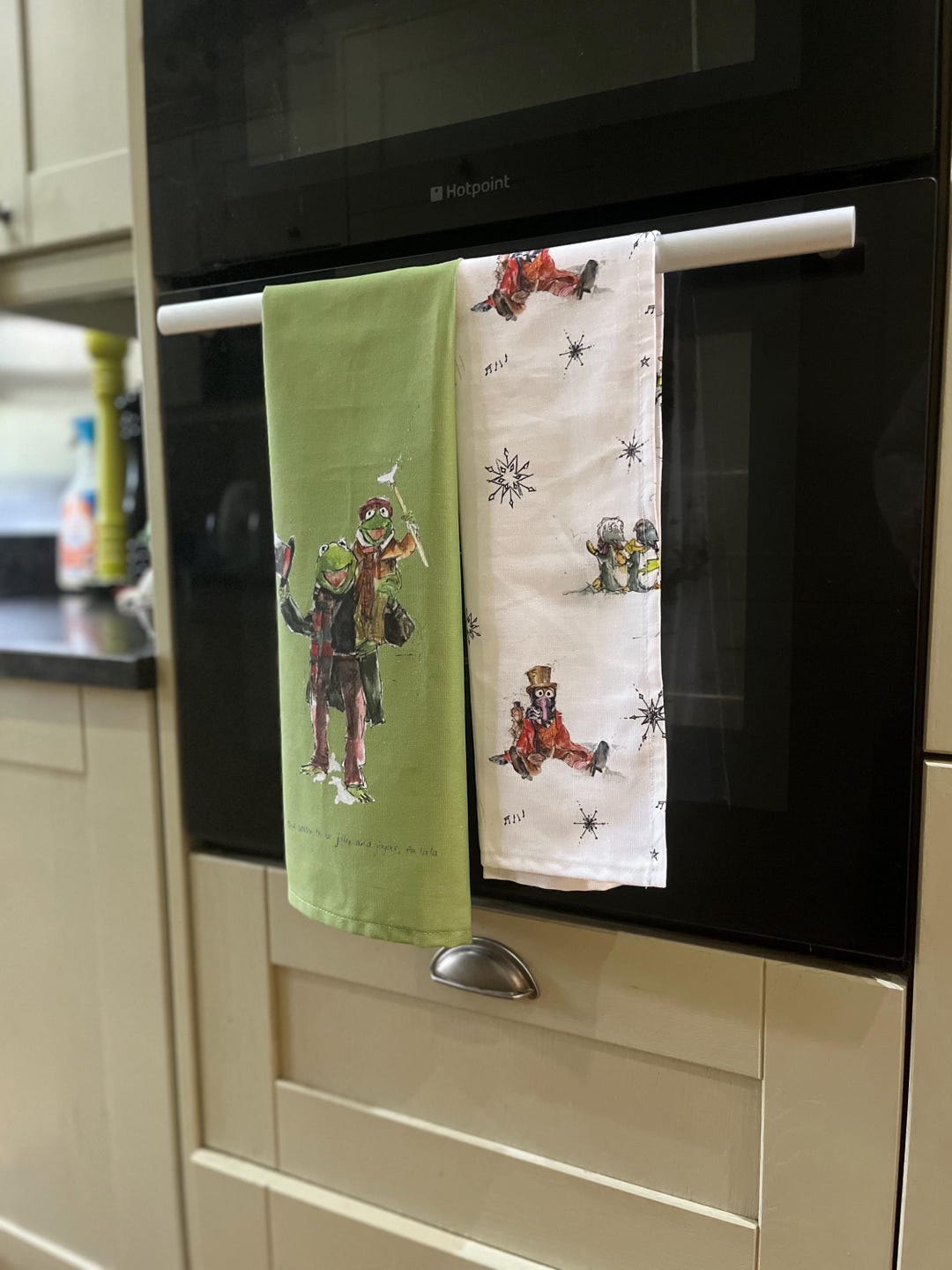Muppets Christmas Carol 2 Pack Tea Towels: Homeware Featuring Hand ...