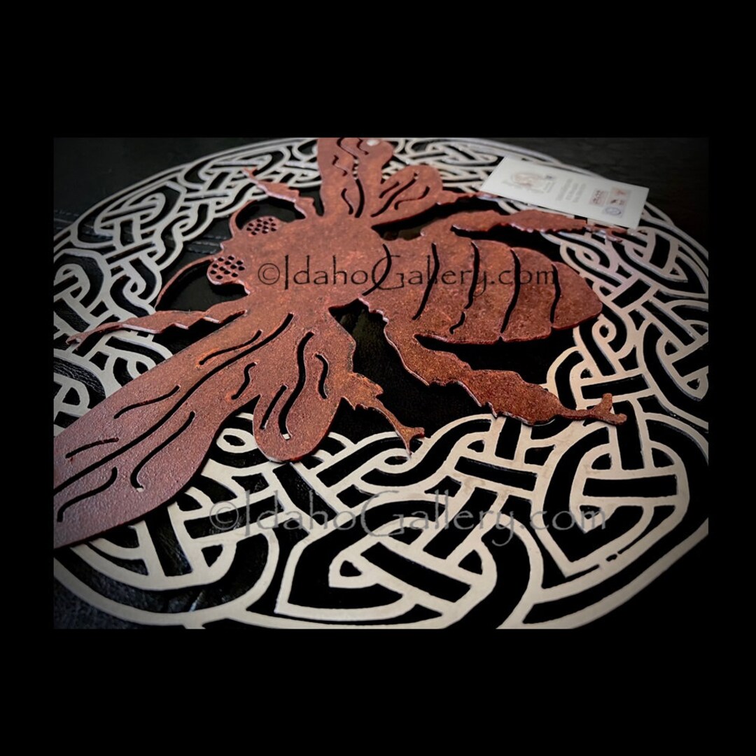 Rusted Bee on Celtic Knot, 14"x14" Made in USA, Bees, Metal Wall Art ...