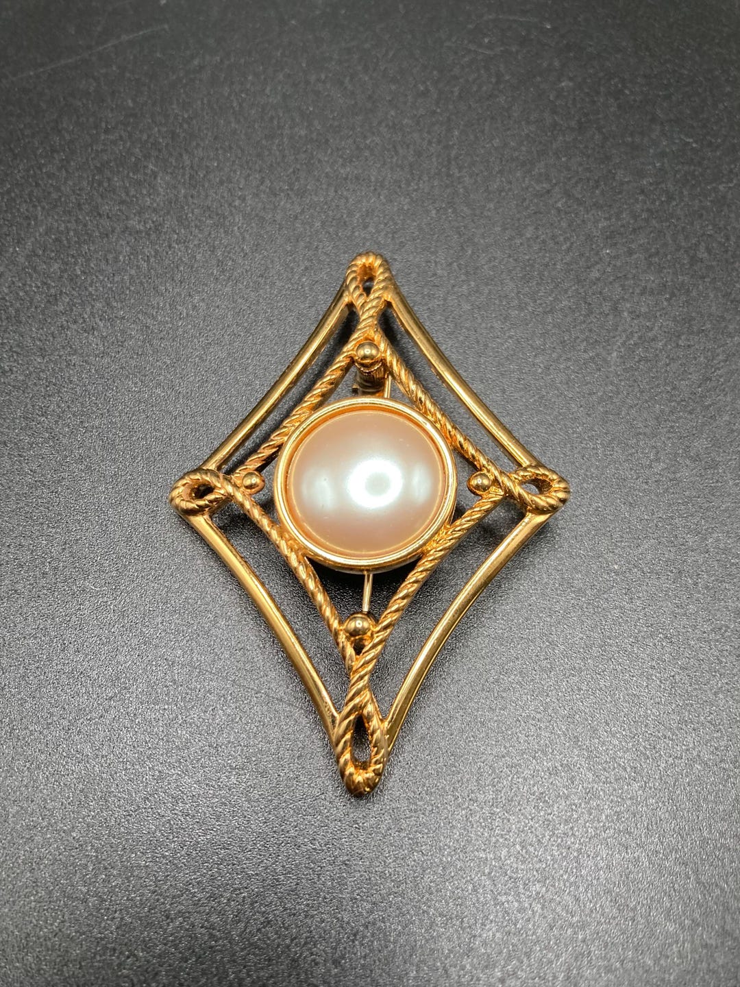 Monet Vintage Signature Brooch, Diamond Shape, Gold Tone Withfaux Pearl ...