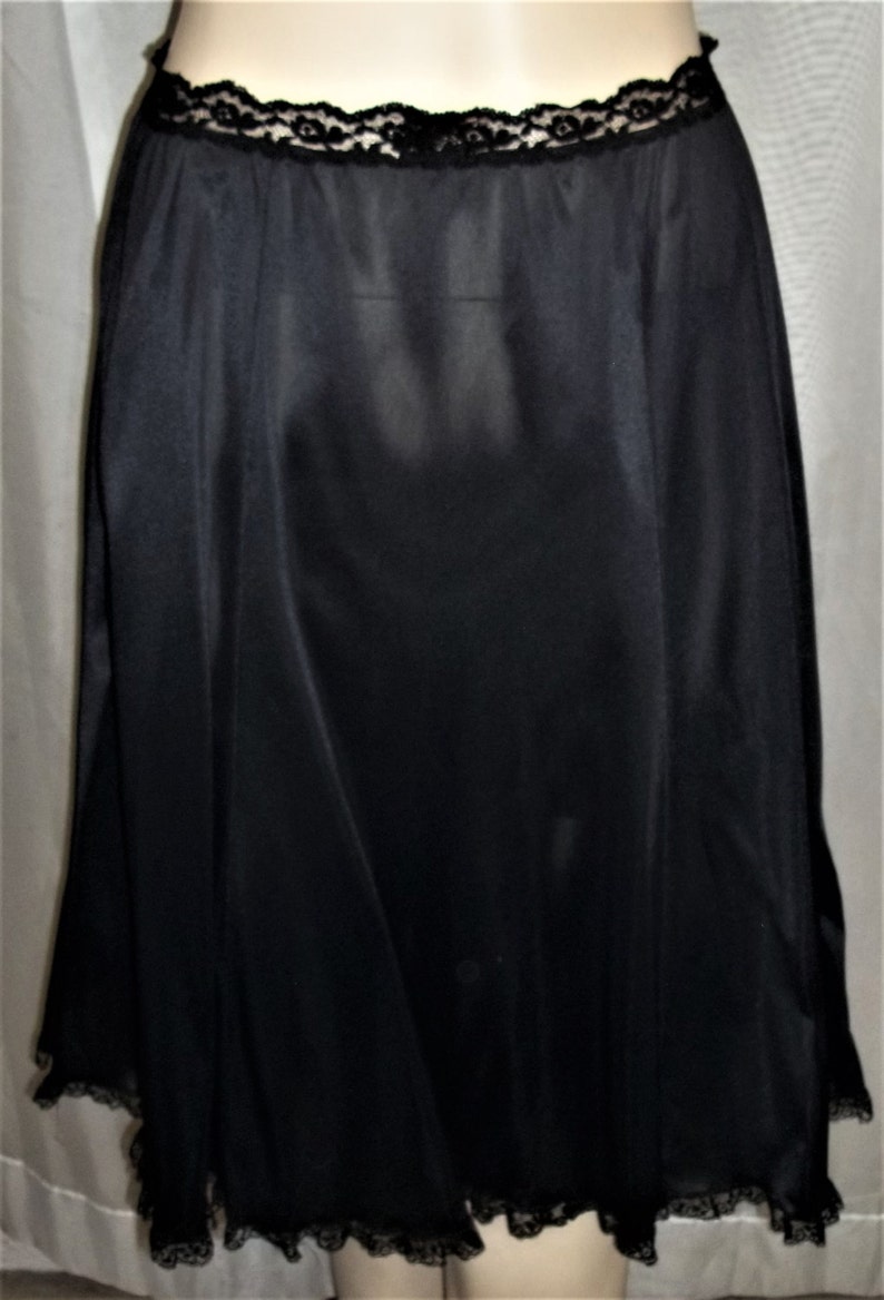 Vintage Olga Secret Hug Lace Waistband Nylon A-line Half Slip Medium ...