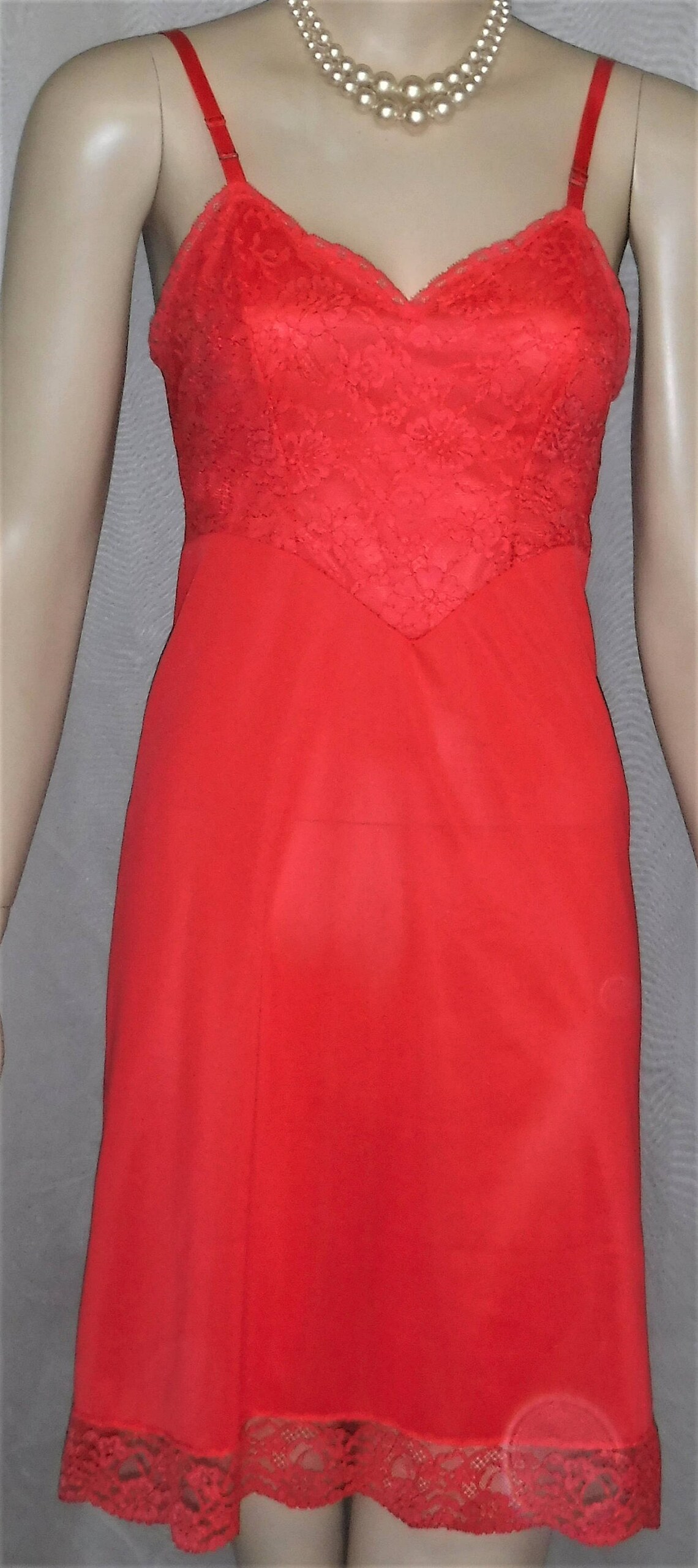 Vintage Vanity Fair Full Slip 6 Petite Lace Nylon Chiffon Coral ...