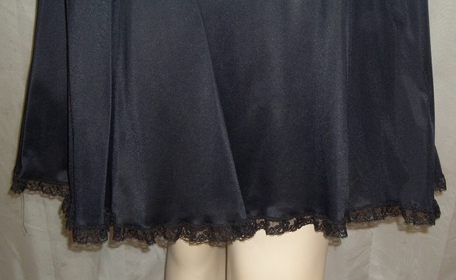 Vintage Olga Secret Hug Lace Waistband Nylon A-line Half Slip Medium ...