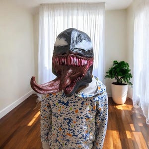 Realistic Venom Mask With Tongue Symbiote Monster Latex Cosplay Helmet ...
