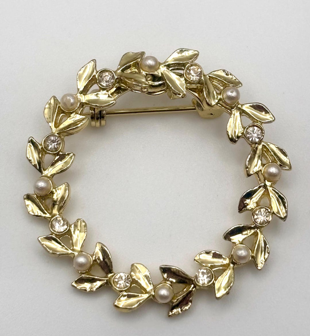 Vintage 50s Pearls and Rhinestones Wreath Brooch Yellow Gold Tone ...