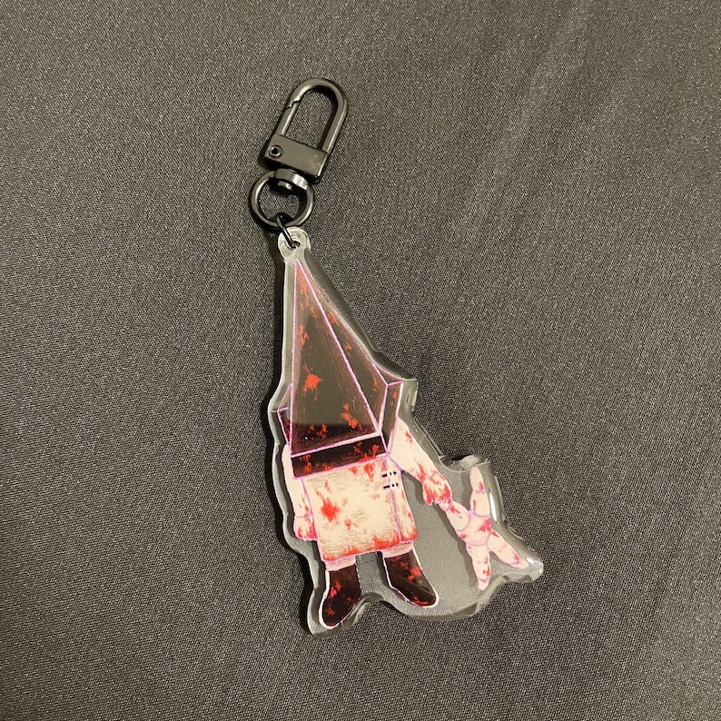 Silent Hill 2 Fan Art Pyramid Head Man Holding a Mini Mannequin Epoxy ...