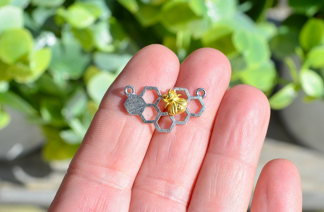 BULK 20 Honeycomb With a Gold Bee Silver Tone Connector Charms SC2239 ...