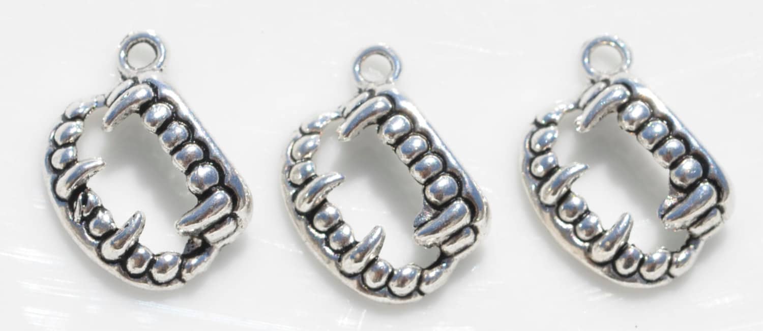 10 Vampire Teeth Silver Tone Charms SC1825 - Etsy