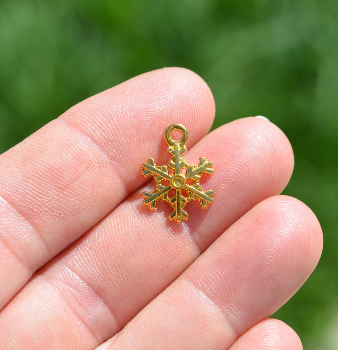 BULK 50 Snowflake Gold Tone Charms GC3510 - Etsy