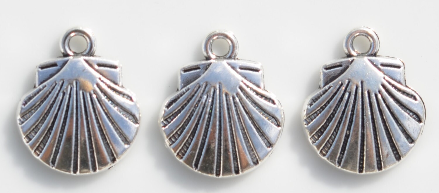 10 Seashell Silver Tone Charms SC3227 - Etsy