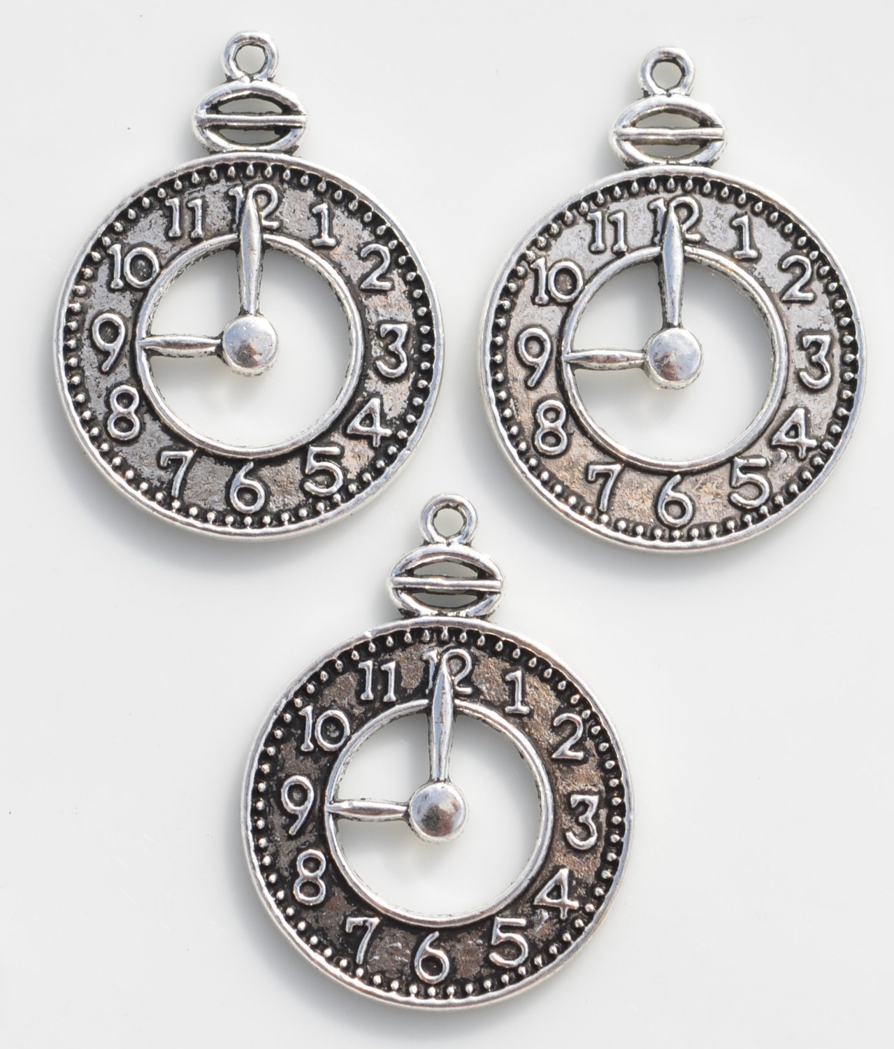 BULK 20 Clock Silver Tone Charms SC6013 - Etsy