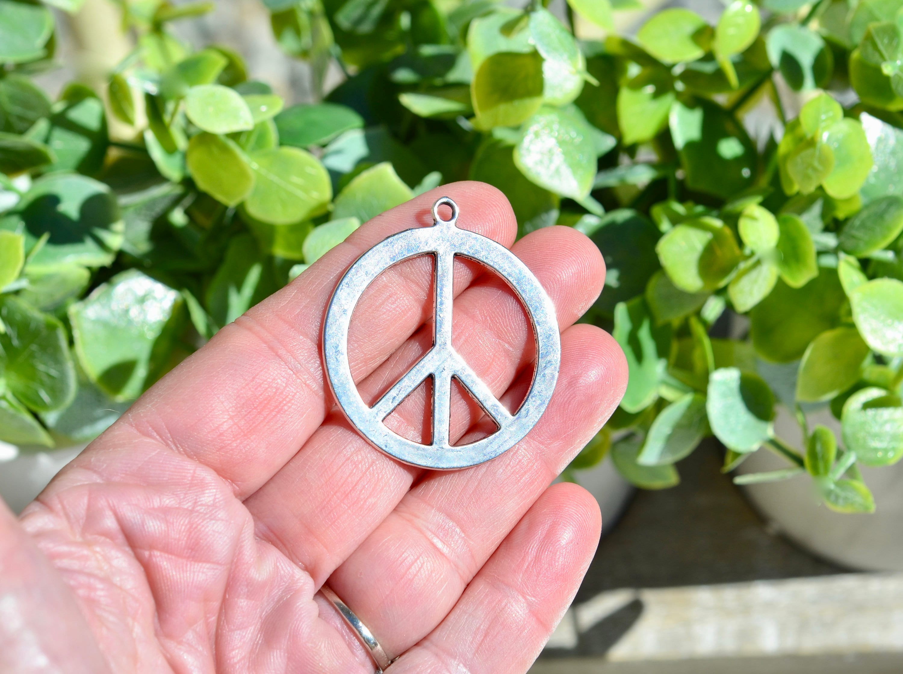5 Large Peace Sign Silver Tone Charms SC3204 | Etsy