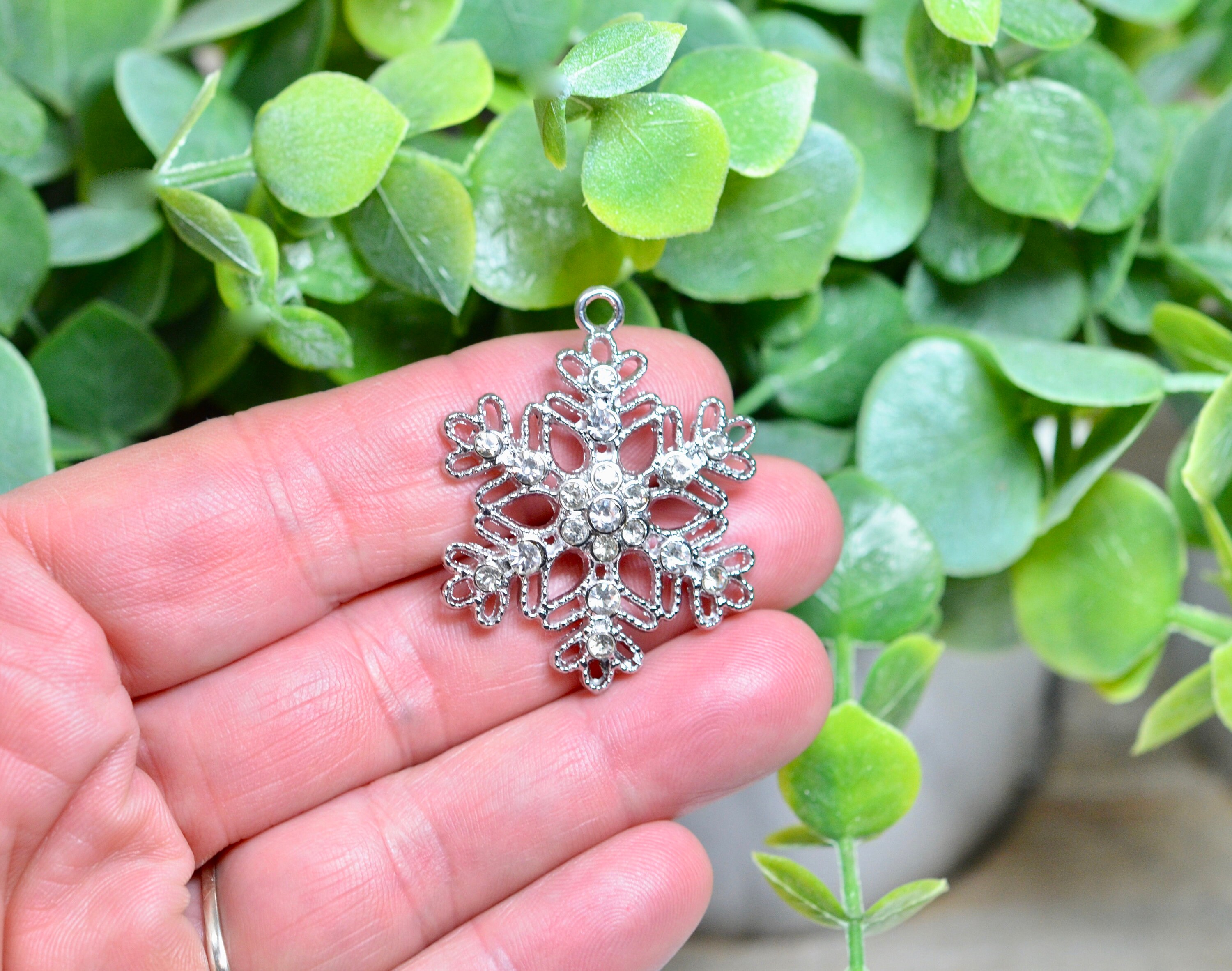 1 Large Rhinestone Snowflake Silver Tone Pendant SC6206 - Etsy
