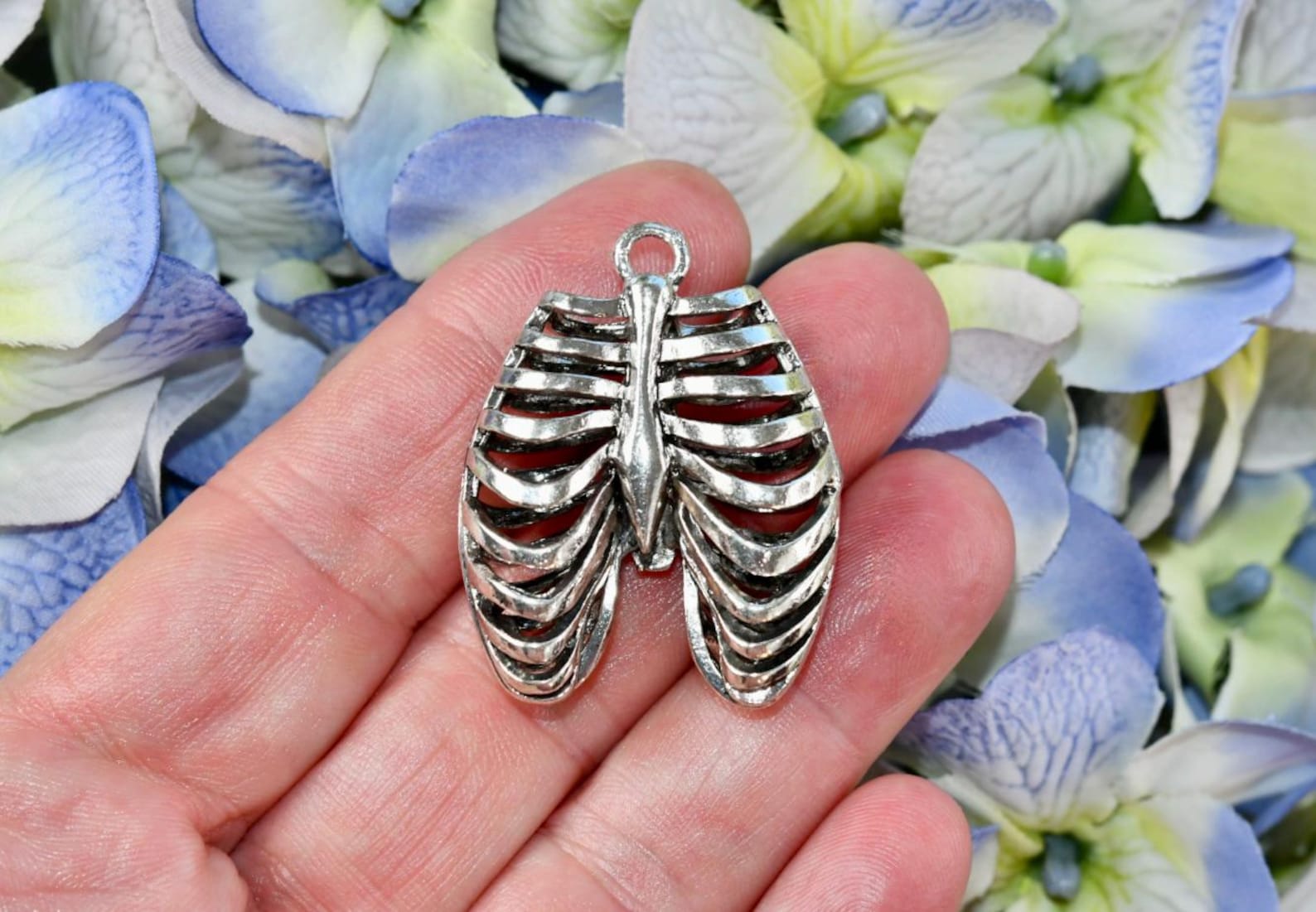 BULK 10 Anatomically Correct Silver Rib Cage Charms SC5805 - Etsy