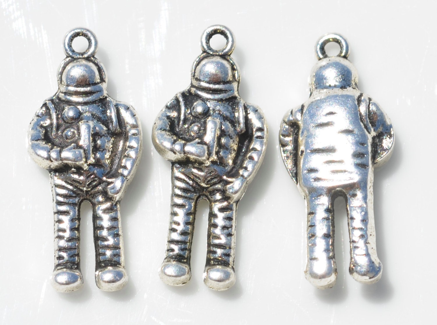 BULK 20 Astronaut Silver Tone 3D Charms SC6438 - Etsy