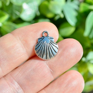 10 Seashell Silver Tone Charms SC3227 - Etsy
