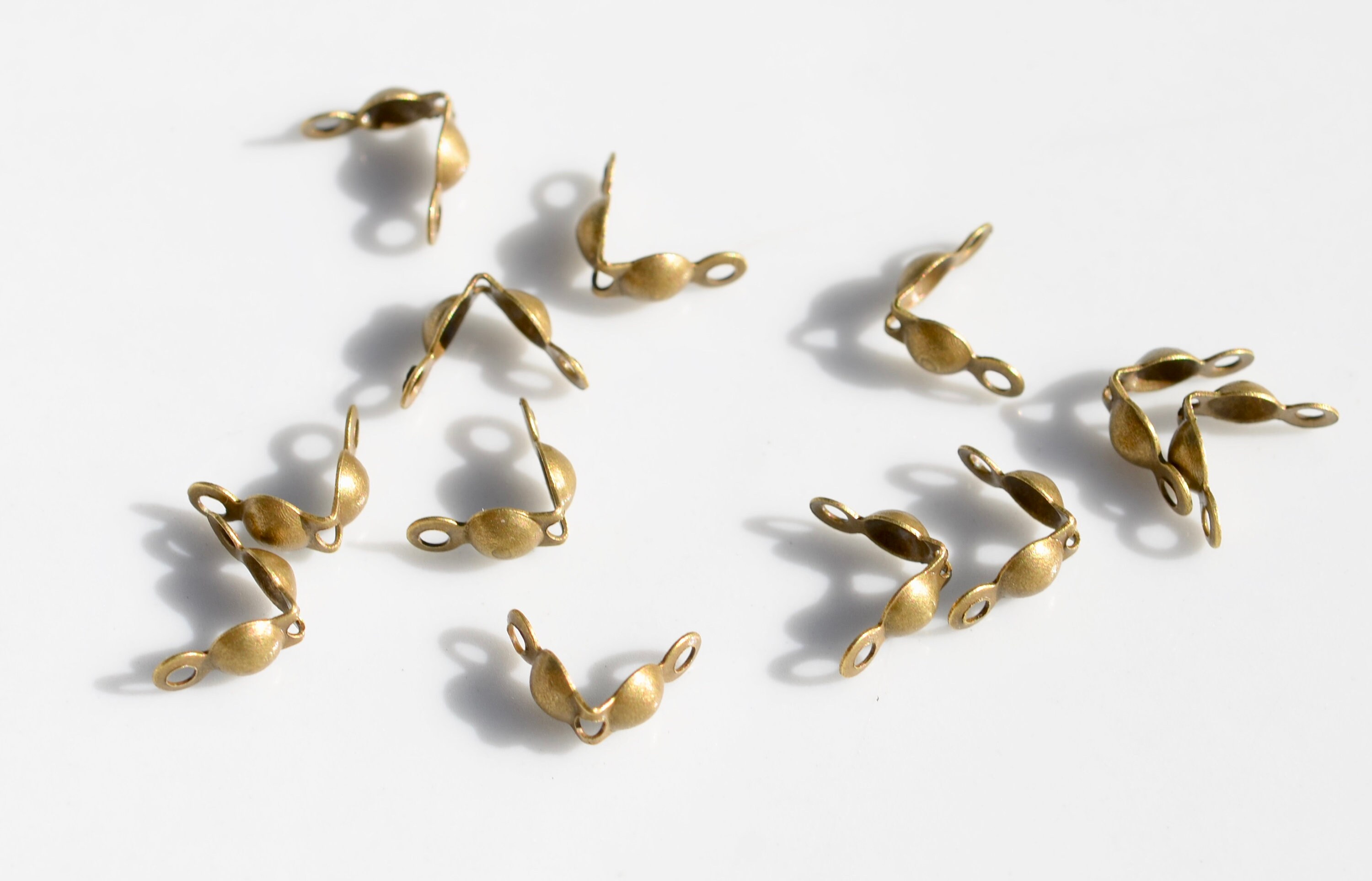 20 Bead Tip Connectors Clam Shell 8 x 4mm Bronze Tone F296 | Etsy