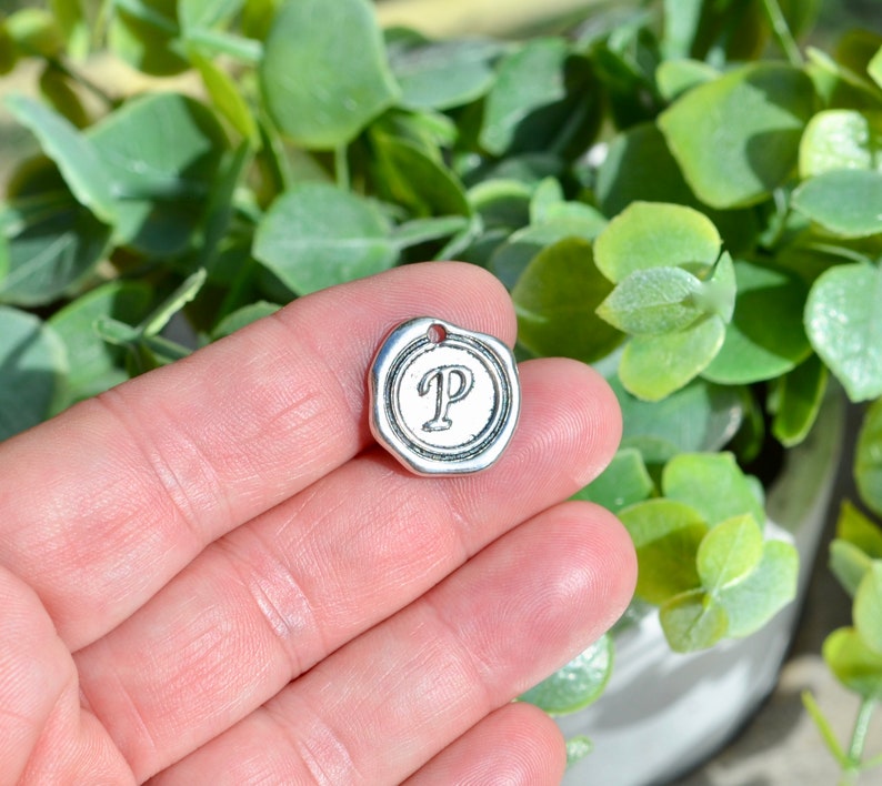 BULK 20 Letter P, Wax Stamp Silver Tone Charms SC2165 - Etsy