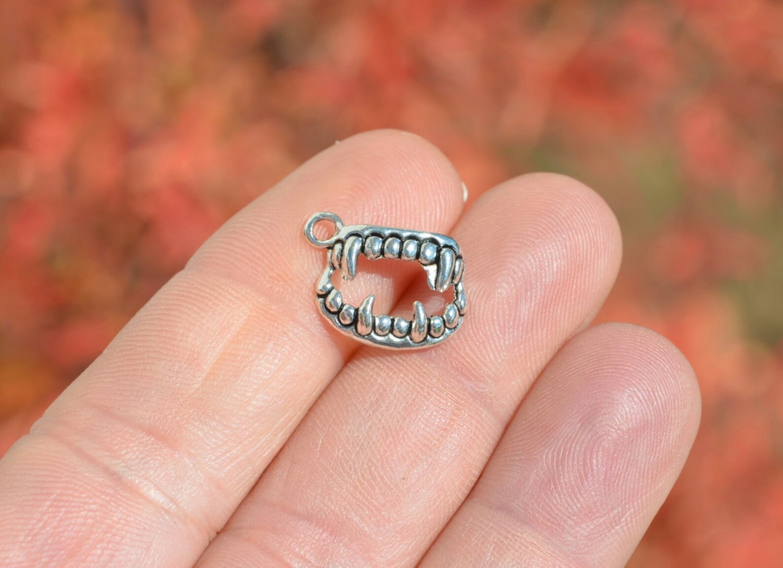 10 Vampire Teeth Silver Tone Charms SC1825 - Etsy