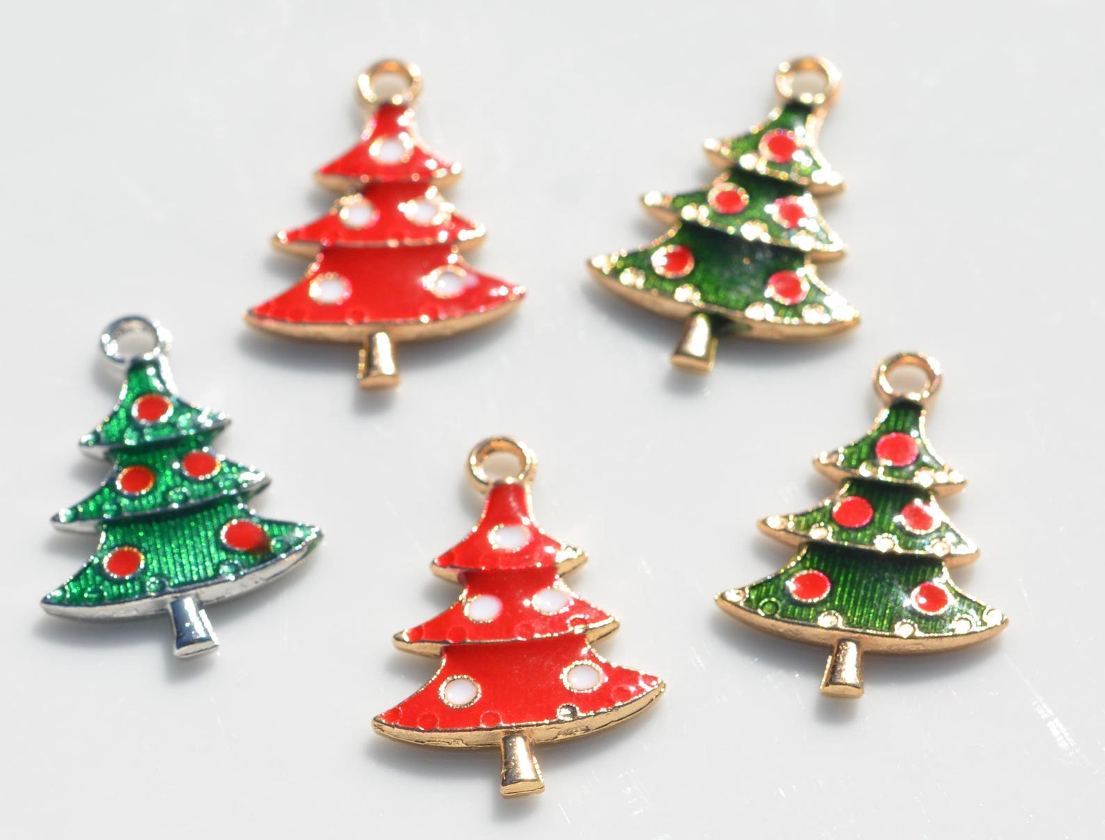 5 Mixed Green, Red, White Enamel Christmas Tree Charms GC5321 - Etsy