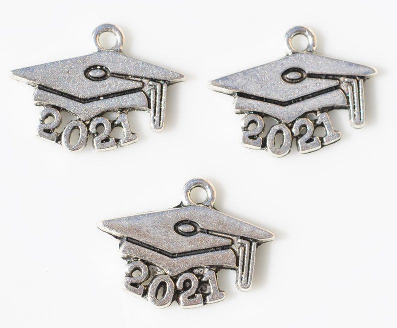 5 Graduation Cap 2021 Silver Tone Charms SC6907 - Etsy