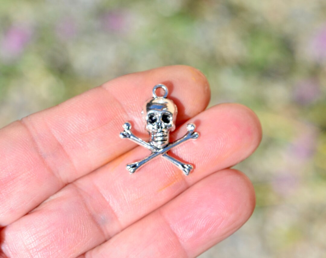 1 Skull and Cross Bone Silver Tone Charm SC1603 - Etsy