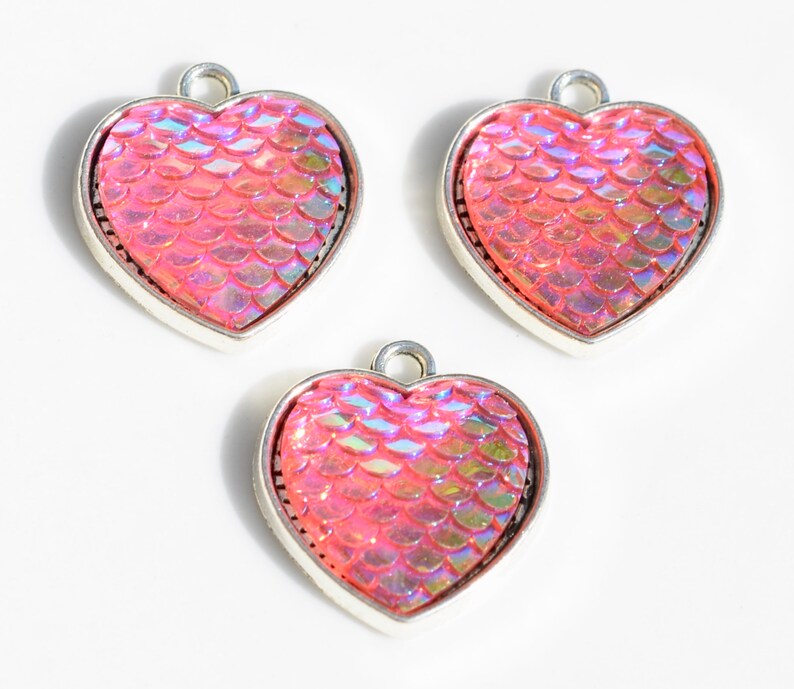 1 Mermaid Fish Scale or Dragon Scale Pink Heart Charm SC6722 - Etsy