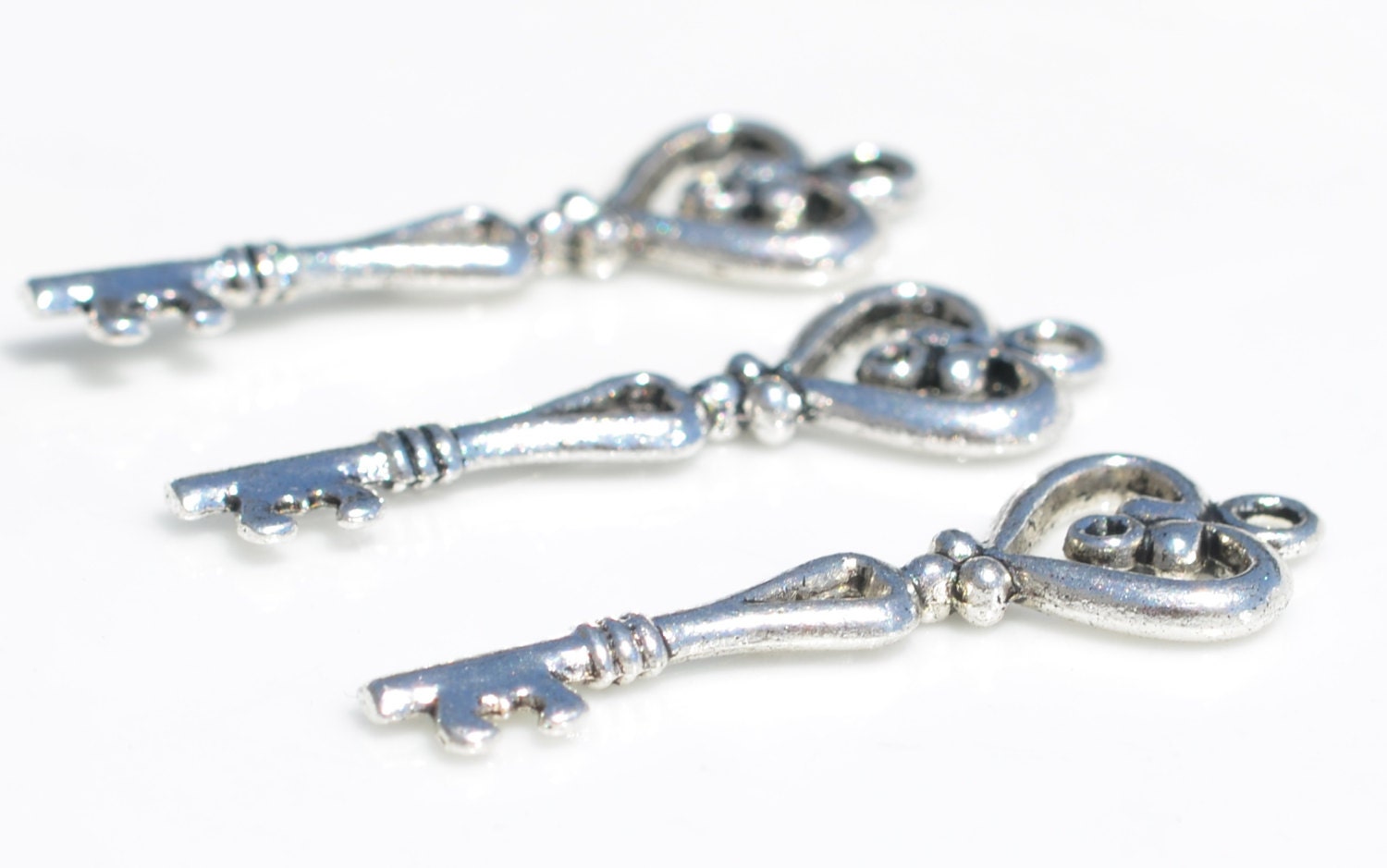 1 Heart Skeleton Key Silver Tone Charm SC3011 - Etsy