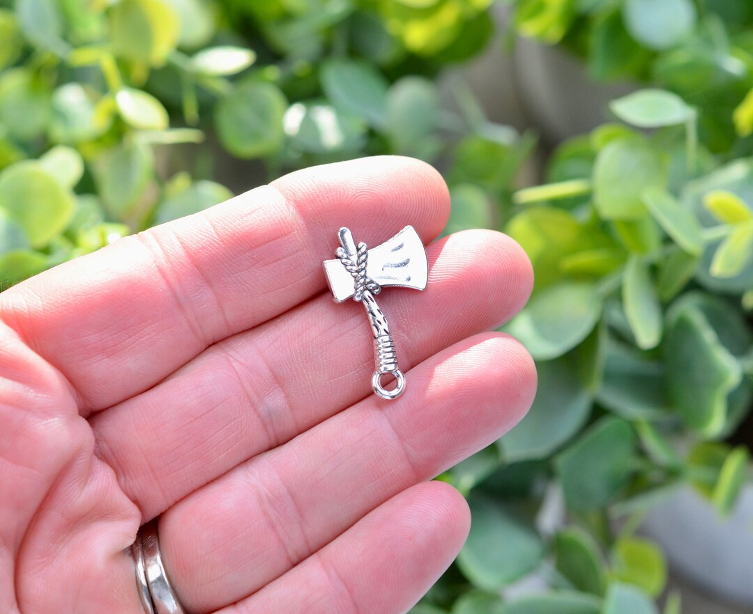 BULK 50 Tomahawk Ax Hatchet Silver Tone Charms SC4037 - Etsy