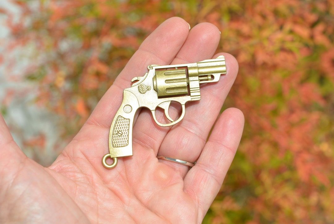 1 Pistol Bronze Tone Hand Gun Charm BC6041 - Etsy