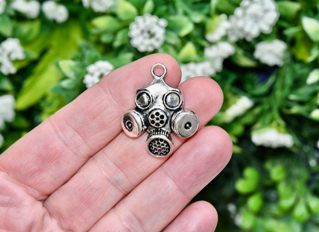 1 Gas Mask Silver Tone Charm SC5543 - Etsy