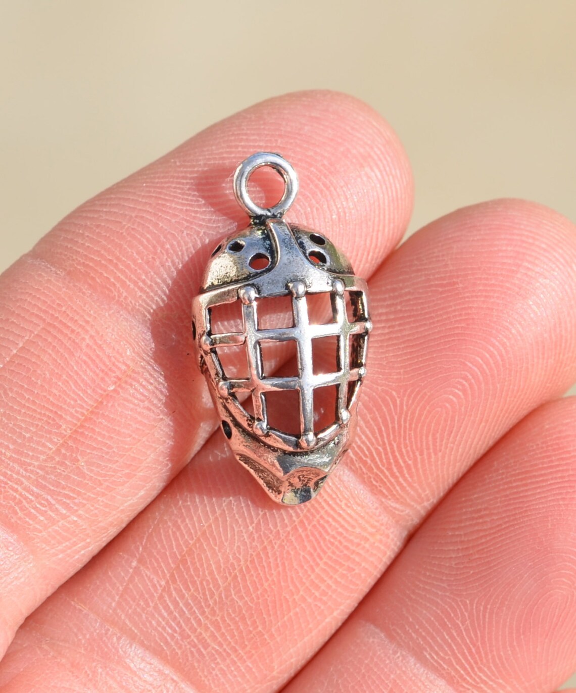 BULK 20 Hockey Face Mask Silver Tone 3D Charms SC4256 | Etsy
