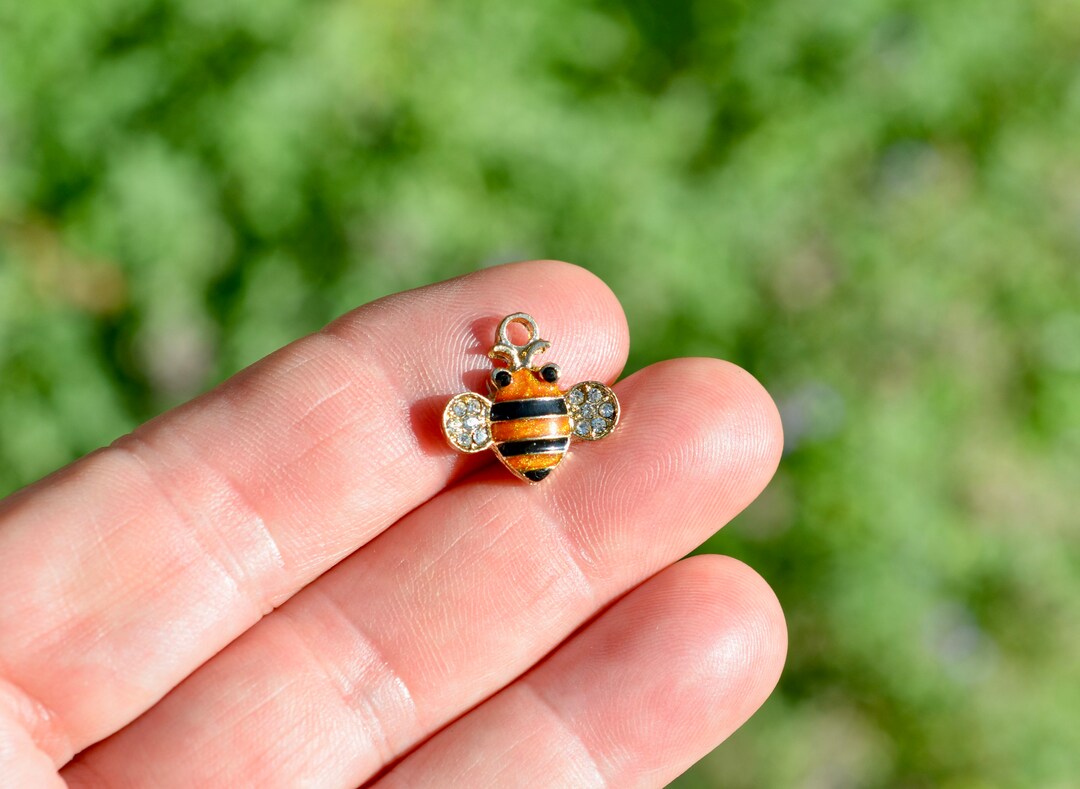 5 Gold and Black Enamel Bee Charms GC2746 - Etsy