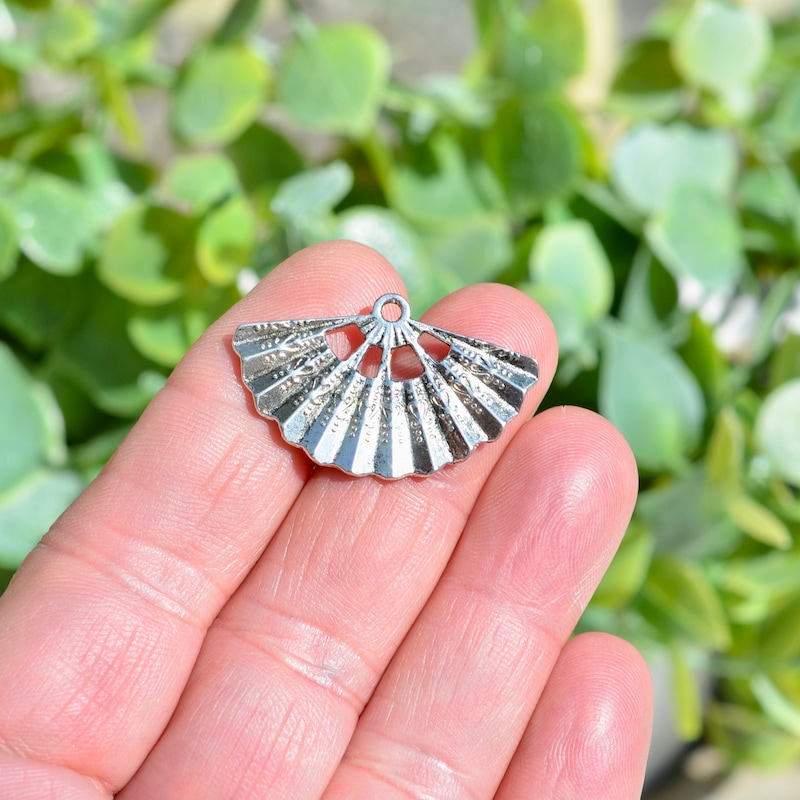 Vintage Silver Fan Pendant - Etsy