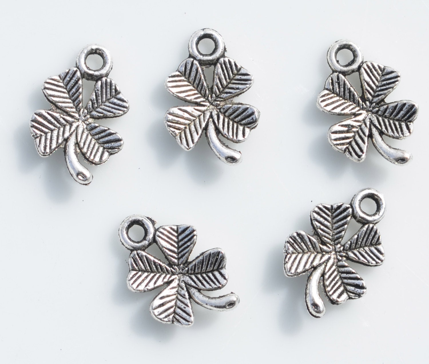 BULK 50 Clover Silver Tone Charms SC5905 - Etsy