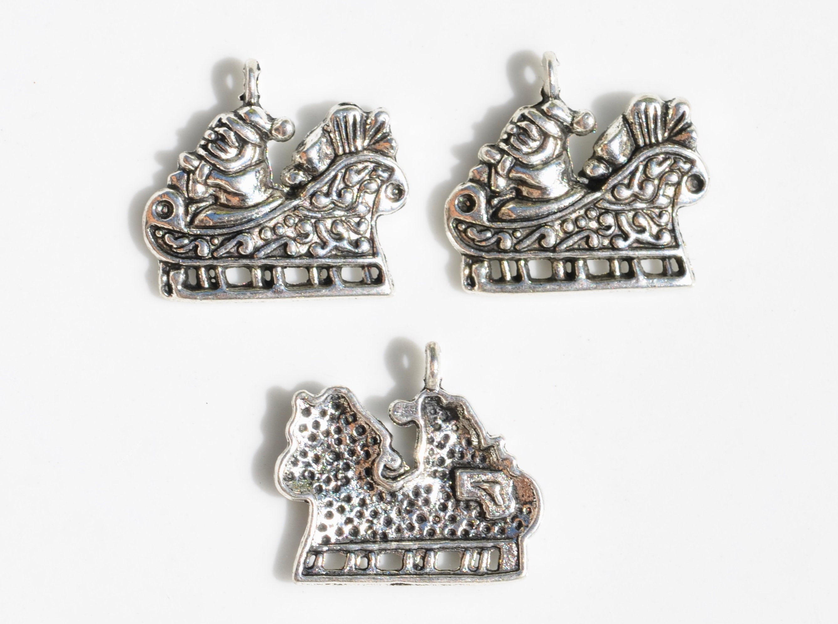 BULK 20 Santa Claus and His Sleigh Silver Tone Charms SC4047 - Etsy