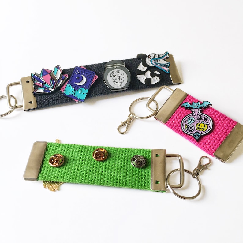 Pin Holder Keychain / Black Keychain Pin Keeper / Pin | Etsy