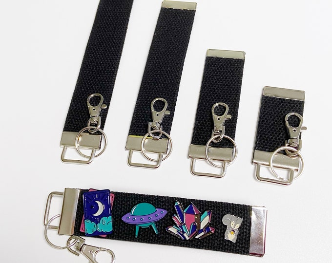 Pin Holder Keychain / Black Keychain Pin Keeper / Pin - Etsy