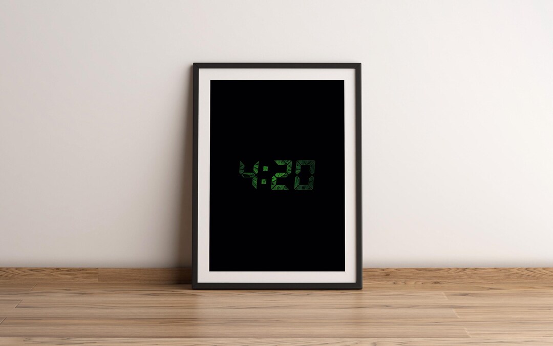 420 Wall Art | LED Digital Design Cannabis Leaf Pattern | Stoner Decor ...