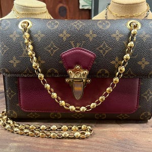 Authentic LOUIS VUITTON Accessory Pouch Gm Monogram Canvas Authentic LOUIS VUITTON Accessory Pouch Gm Monogram Canvas