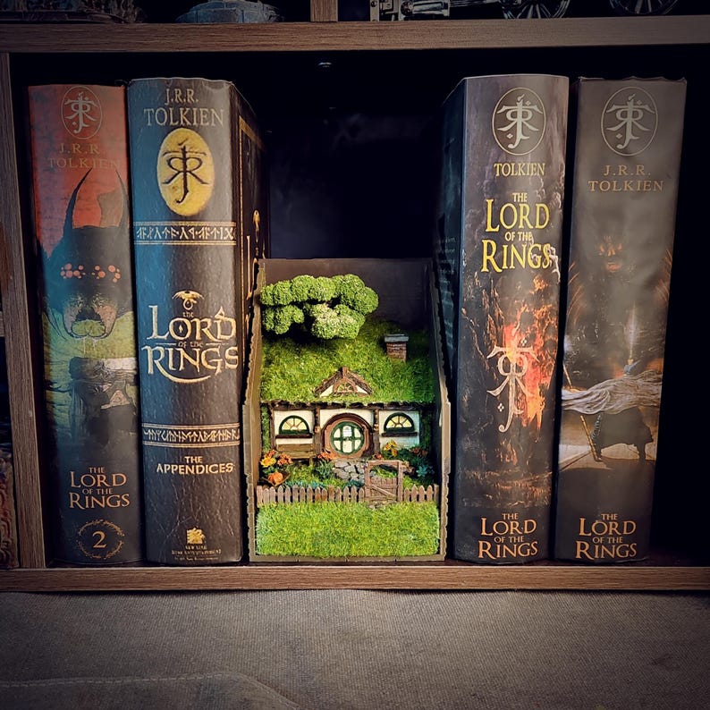 Hobbit House Book Nook With Light – Cozy Miniature Bookshelf Diorama ...