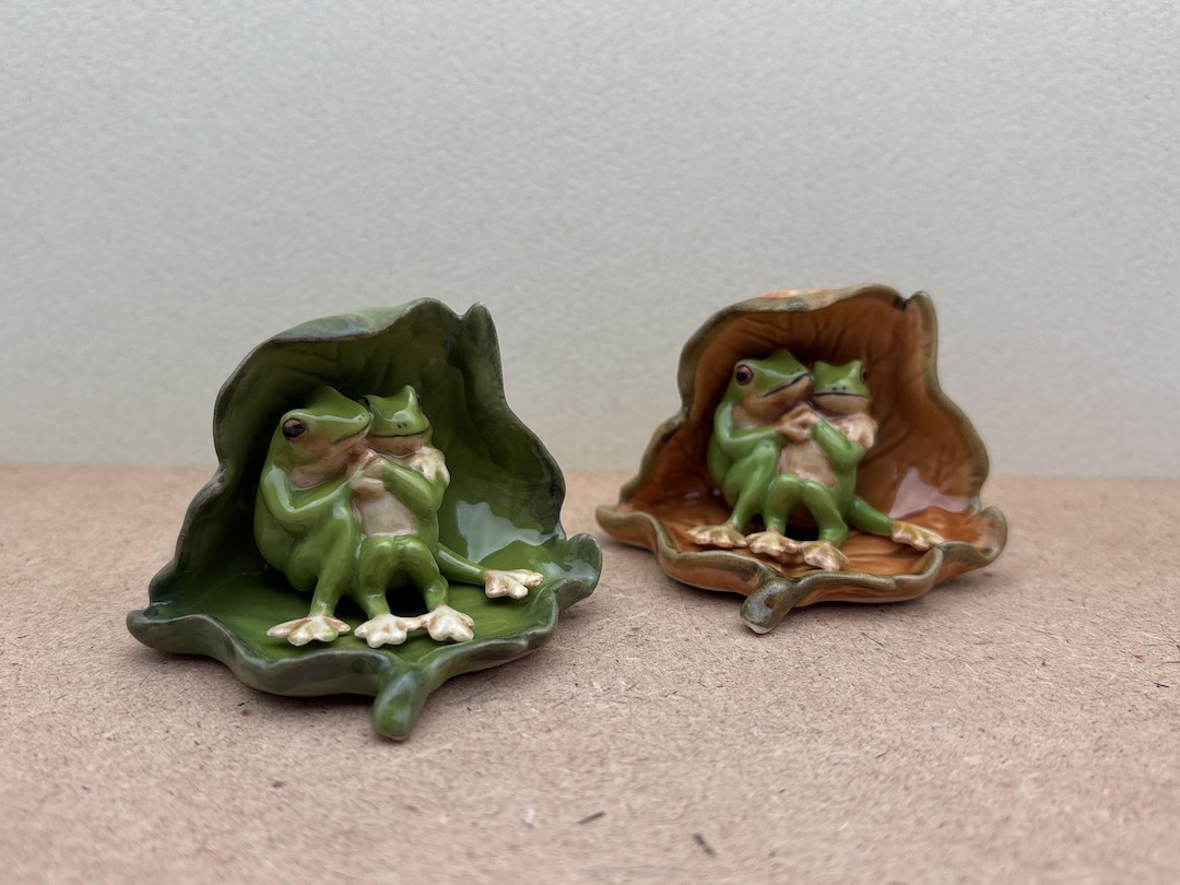 Hand-painted Ceramic Frog Couple Figurine – Animal Lover Gift - Etsy