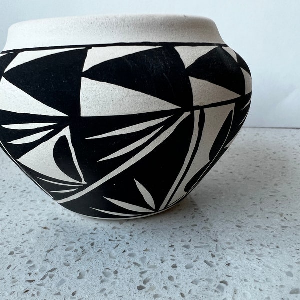 White Geometric Pot - Etsy