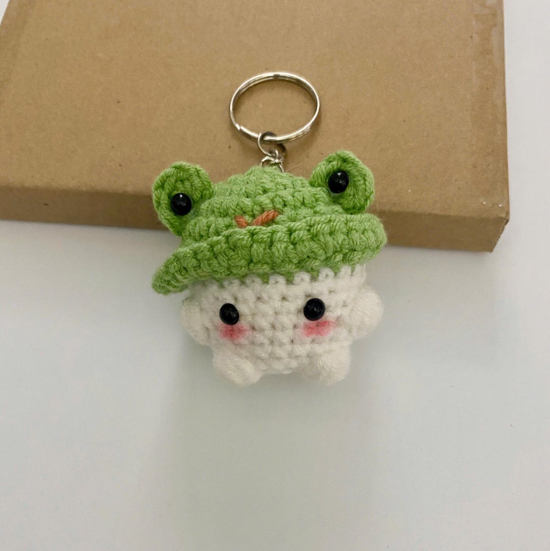 Crochet Keychain Frog, Cute Green Frog Keychain, Handmade Crochet Frog ...
