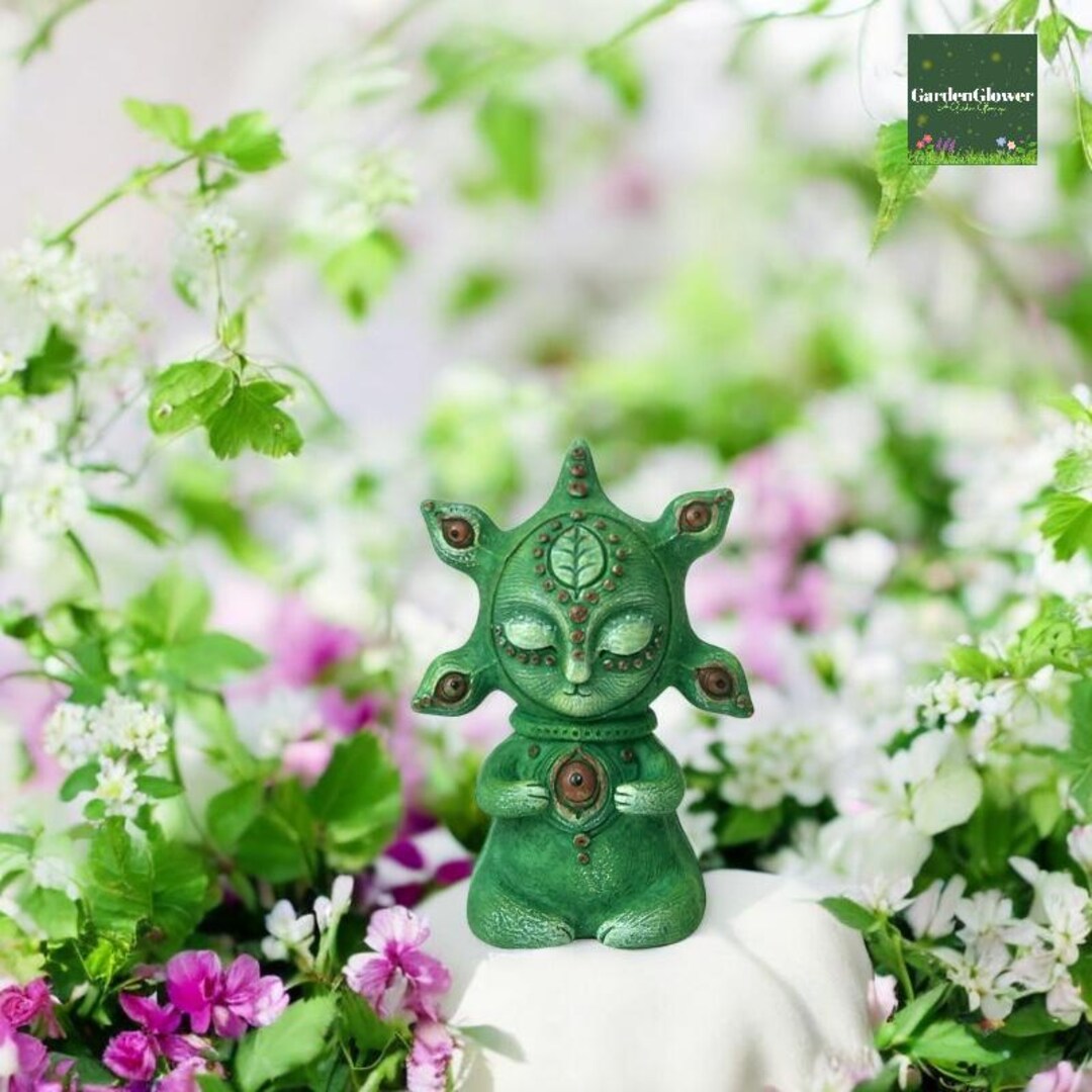 Alien Statue for Garden Fantasyland Creatures Alien Sculpture Resin Elf ...