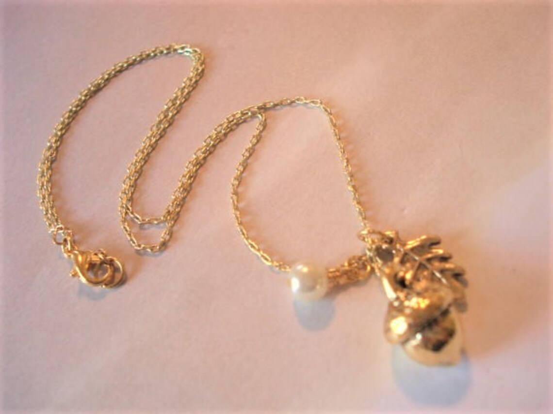 Gold Acorn Necklace With Pearl and Oak Leaf, Feminine Jewelry - Etsy