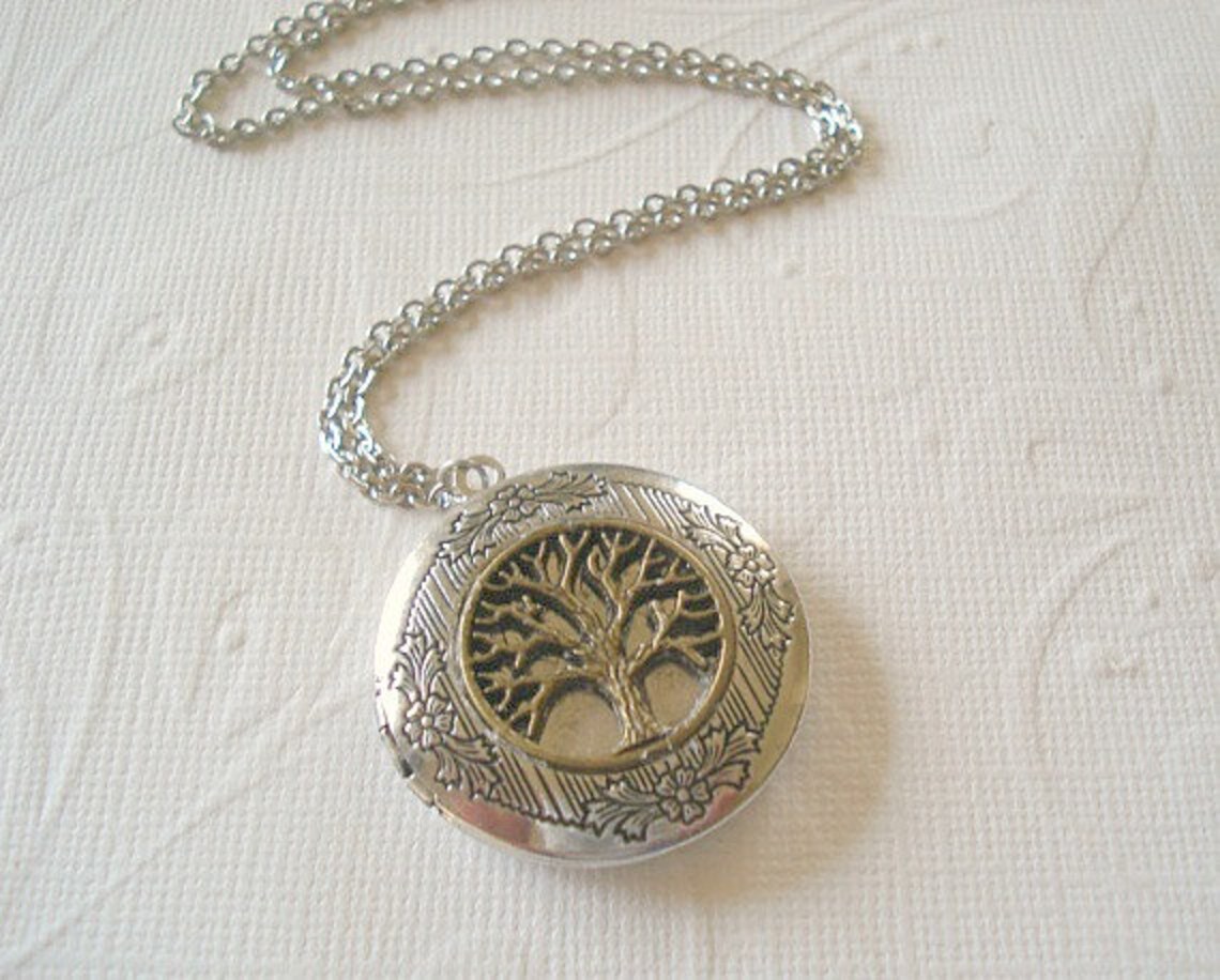 Tree Locket Necklace With Tree in Center Round Silver Locket - Etsy